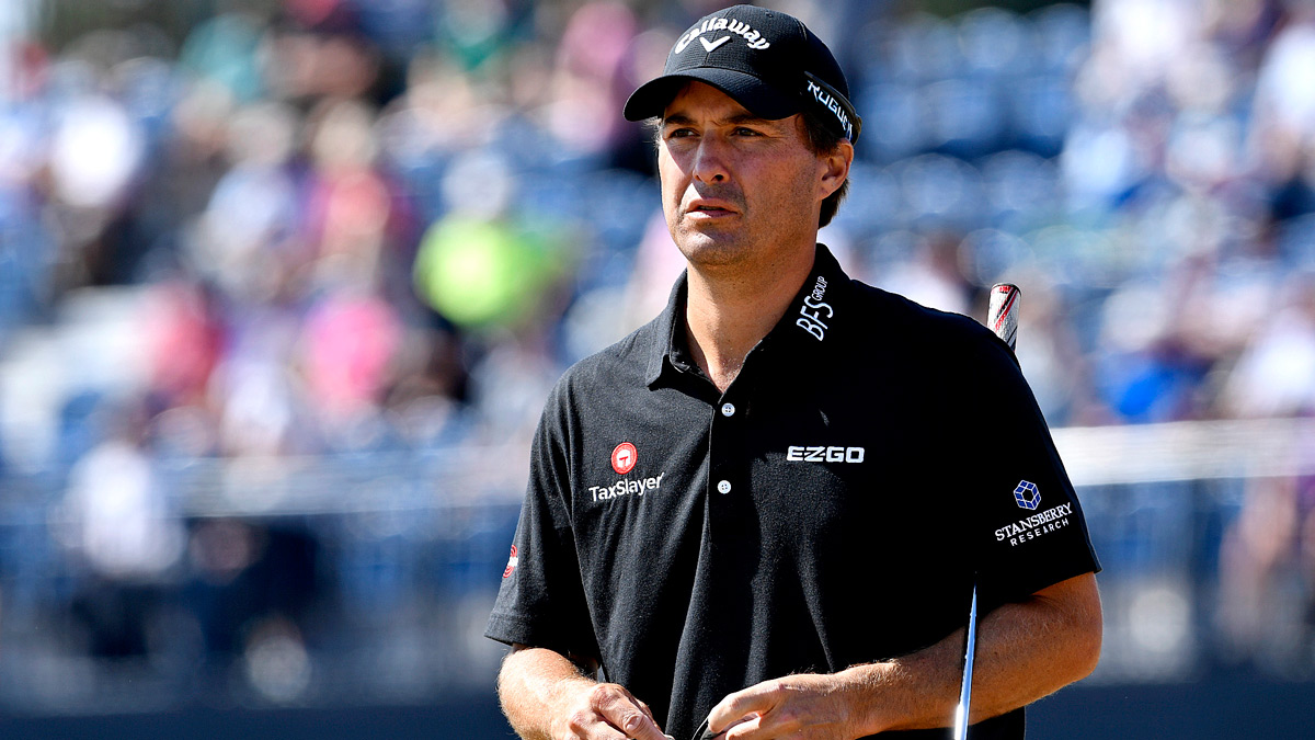 Kevin Kisner takes Open Championship lead as Carnoustie holds its own